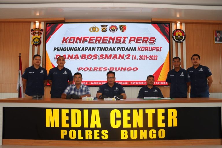 Kepsek SMAN 2 Bungo Tersangka Korupsi Dana BOS 1,2 Milyar - JambiOtoritas